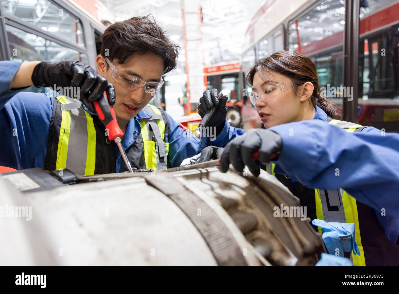 Technician repairing man woman hi-res stock photography and images - Alamy