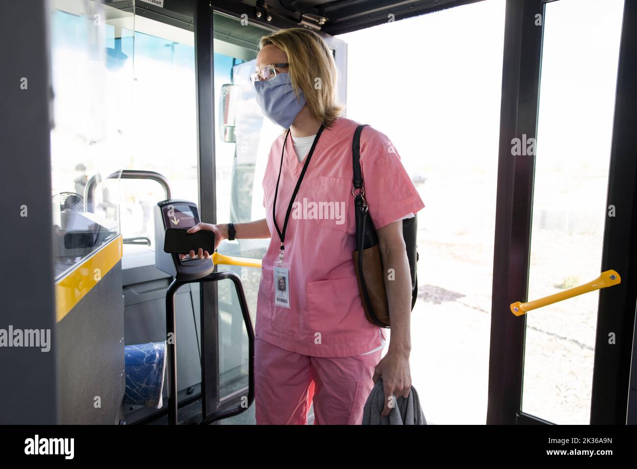 Passenger bus scanning card hi-res stock photography and images - Alamy