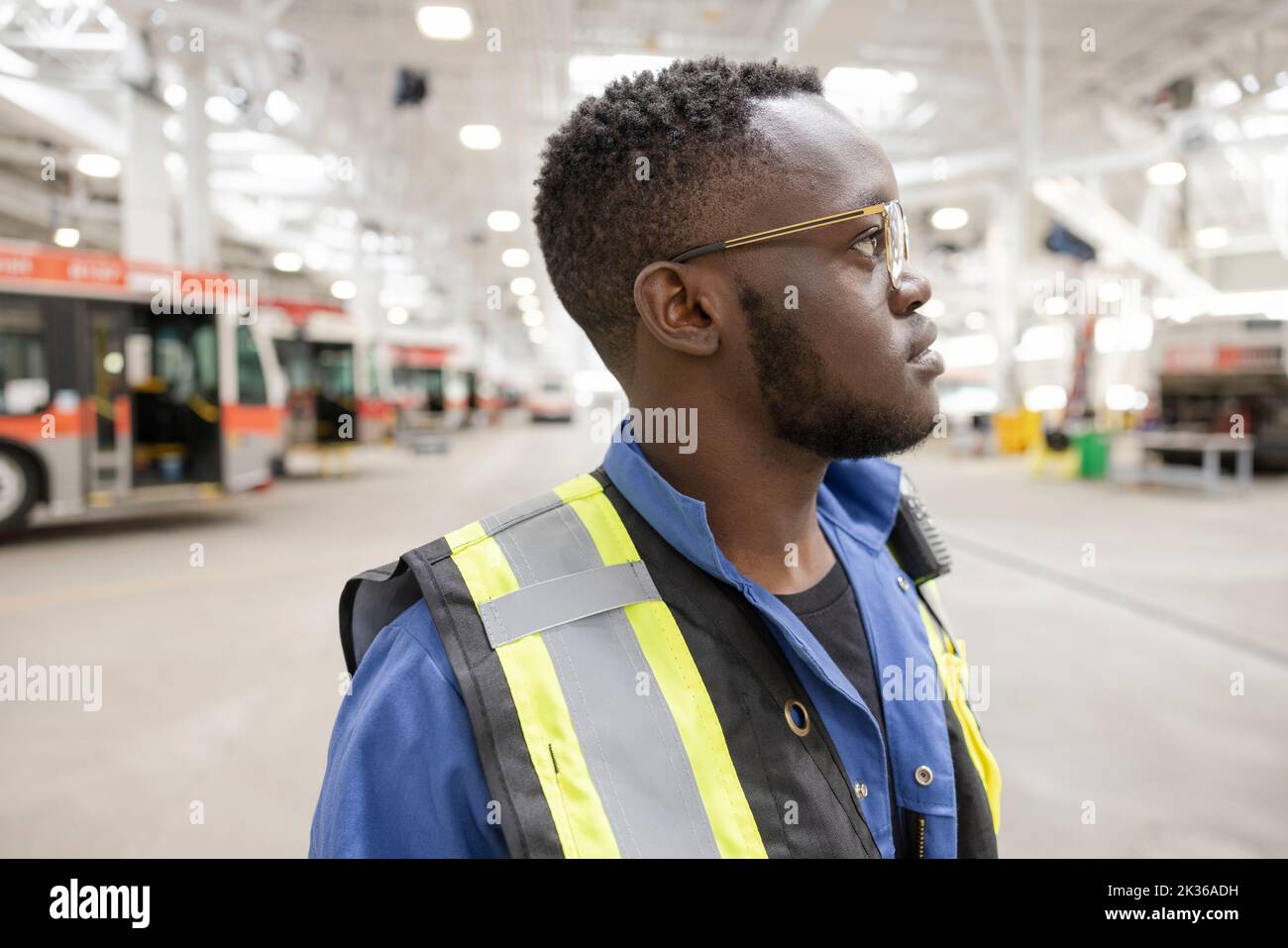 Bus profile hi-res stock photography and images - Alamy