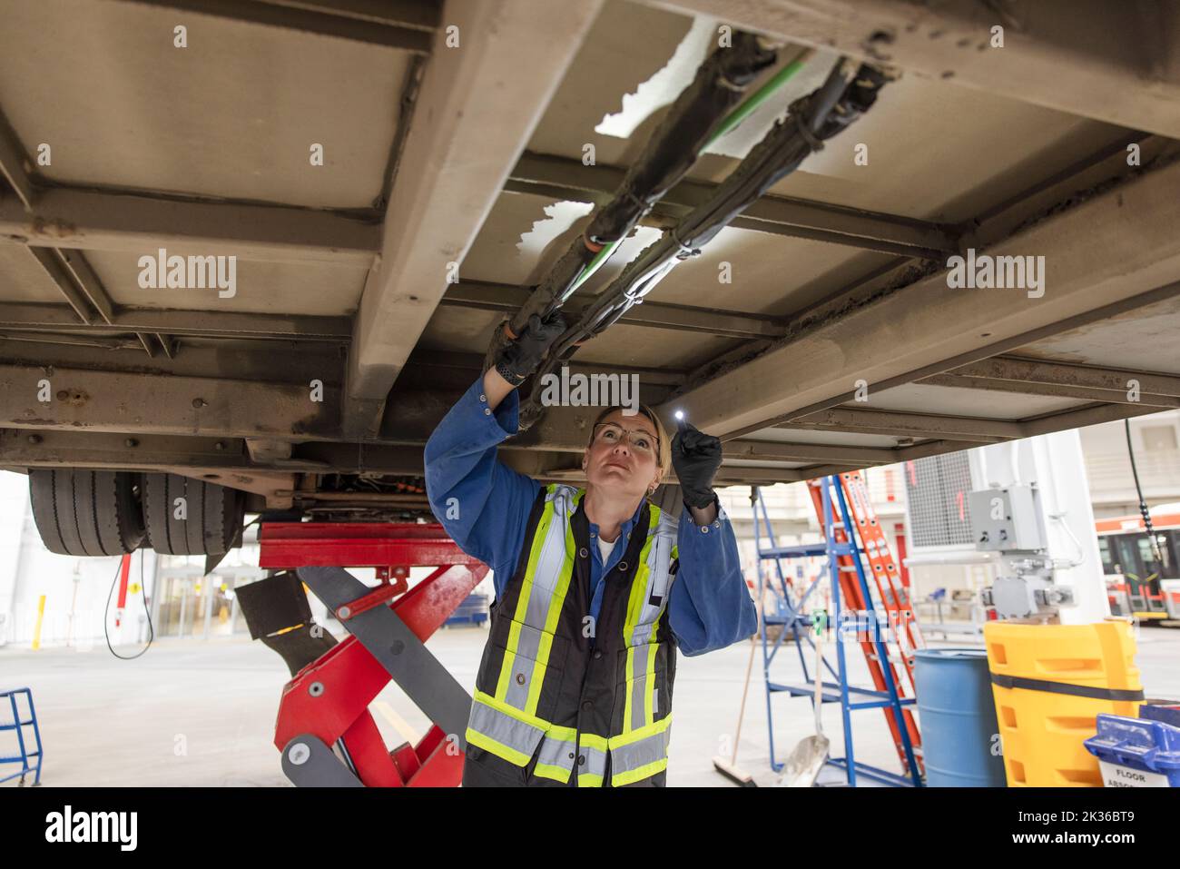Bus mechanic hi-res stock photography and images - Alamy