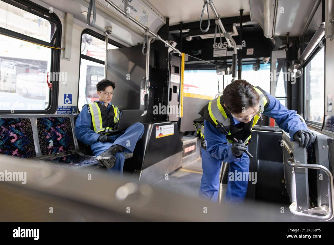 Bus 25 hi-res stock photography and images - Alamy