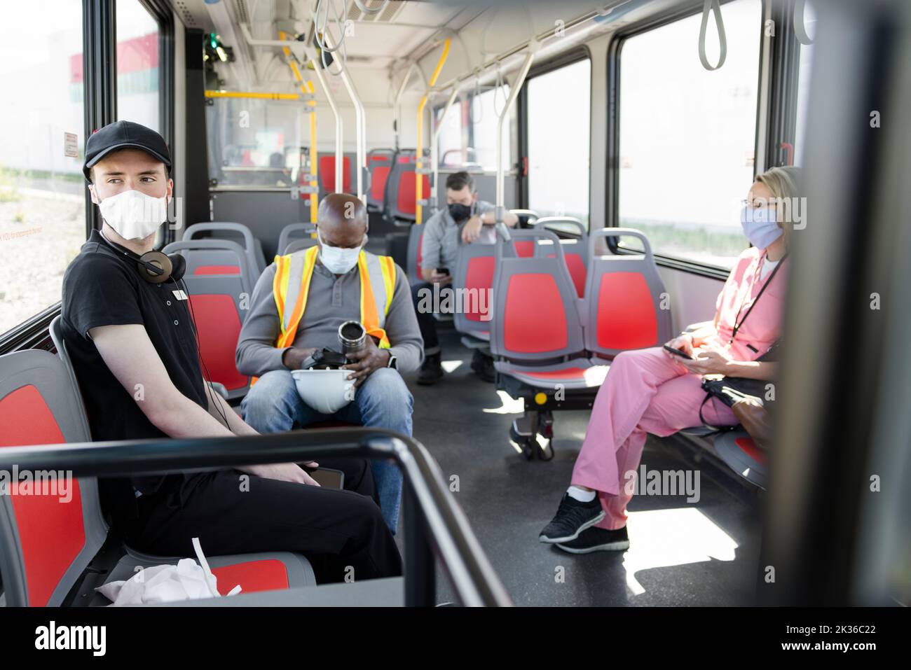 Bus construction workers hi-res stock photography and images - Alamy
