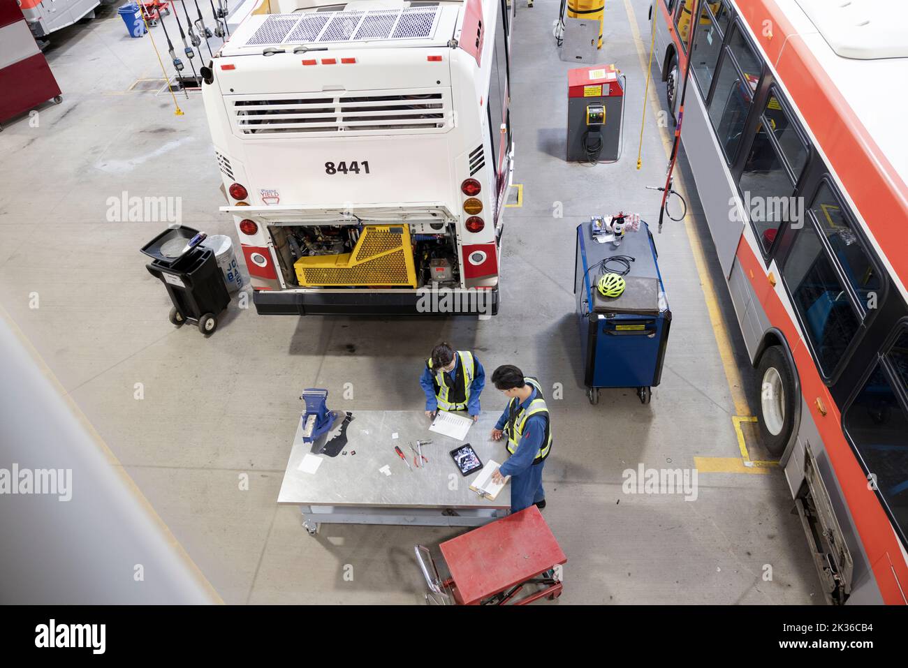 Problem bus hi-res stock photography and images - Alamy