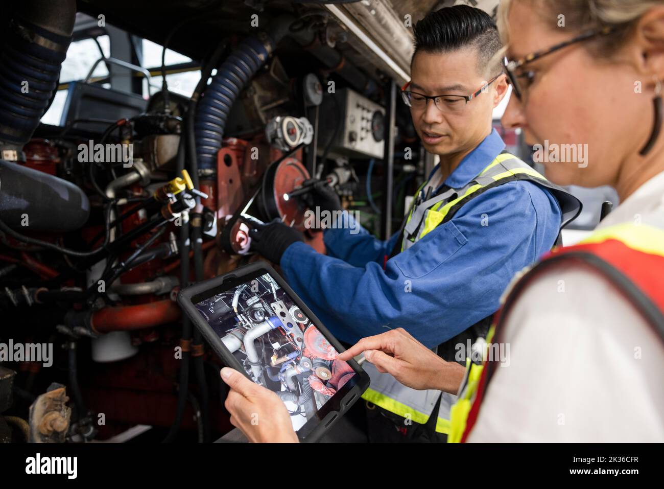Bus engine hi-res stock photography and images - Alamy