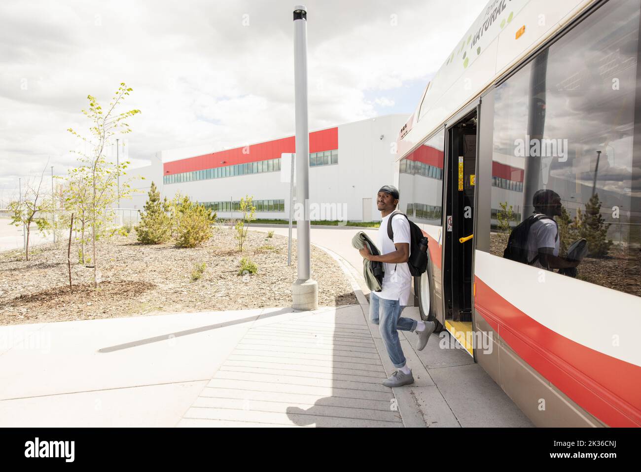 Getting off bus hi-res stock photography and images - Alamy