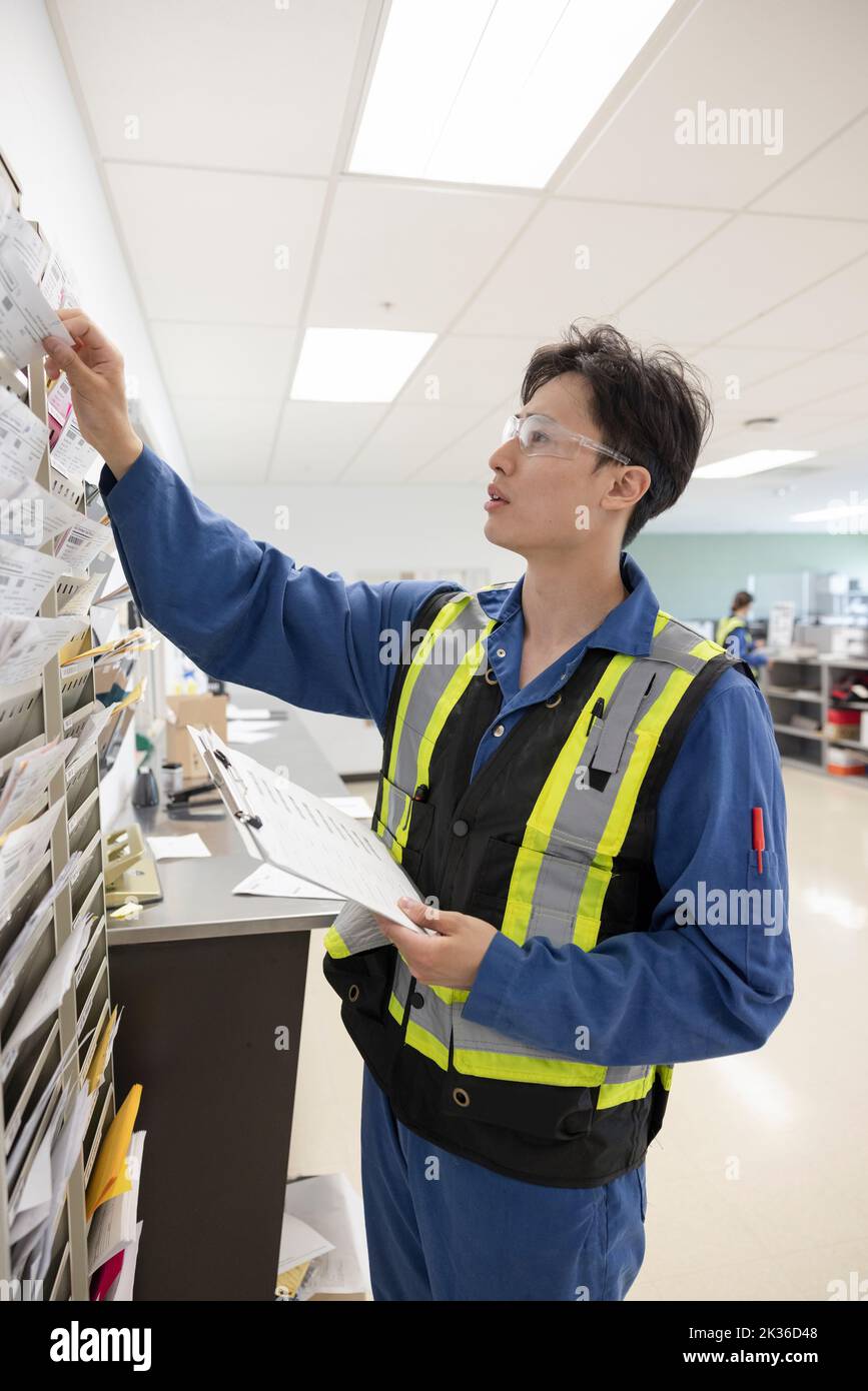 Office maintenance hi-res stock photography and images - Alamy