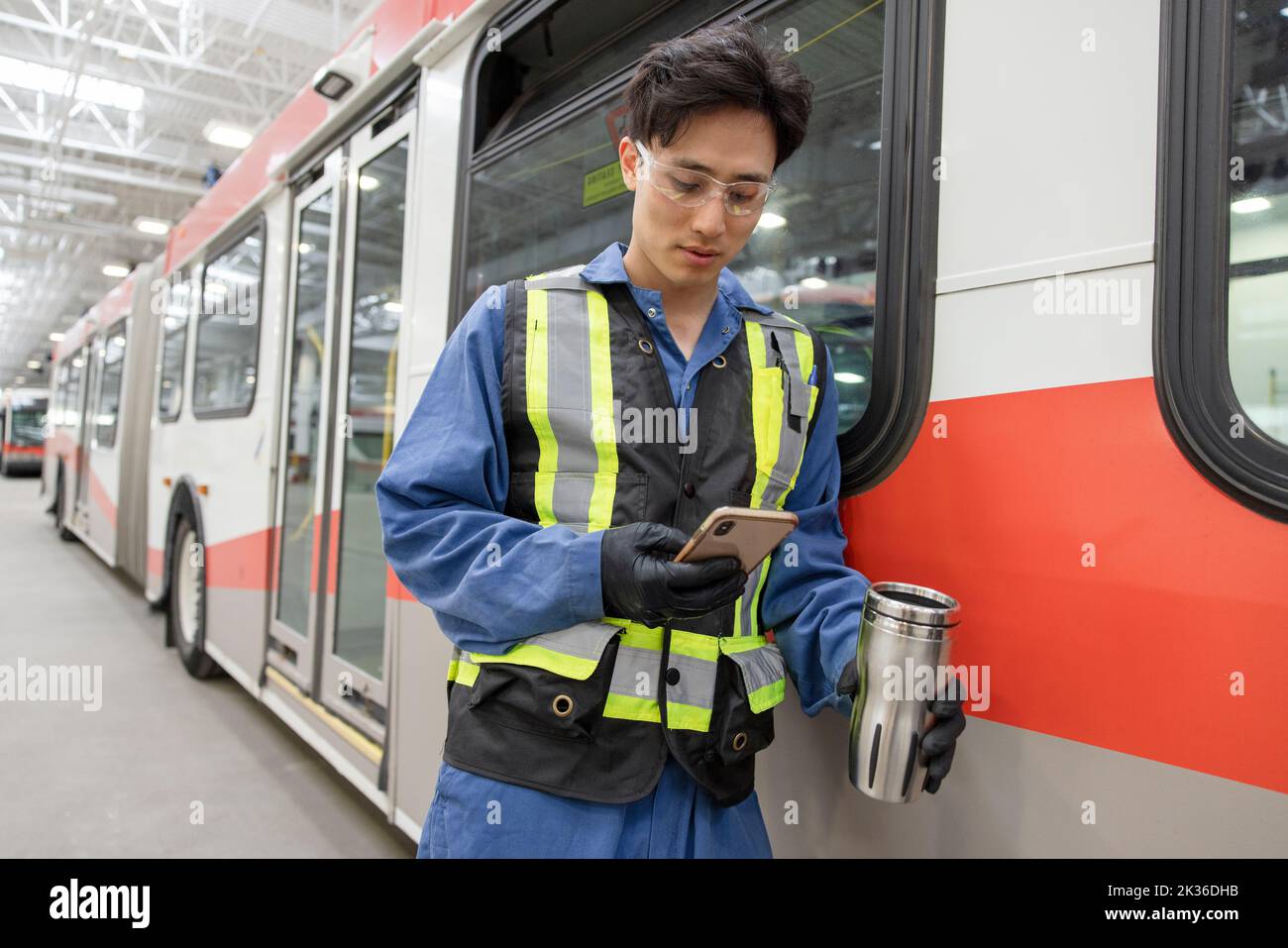 Maintenance outside hi-res stock photography and images - Alamy
