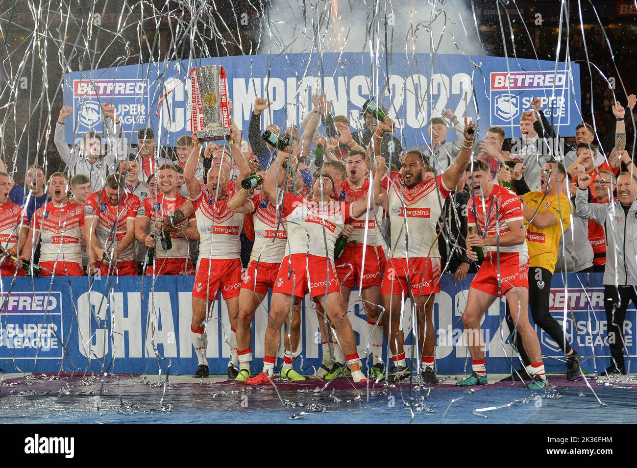 Manchester, England -24th September 2022 - St. Helens receive the ...