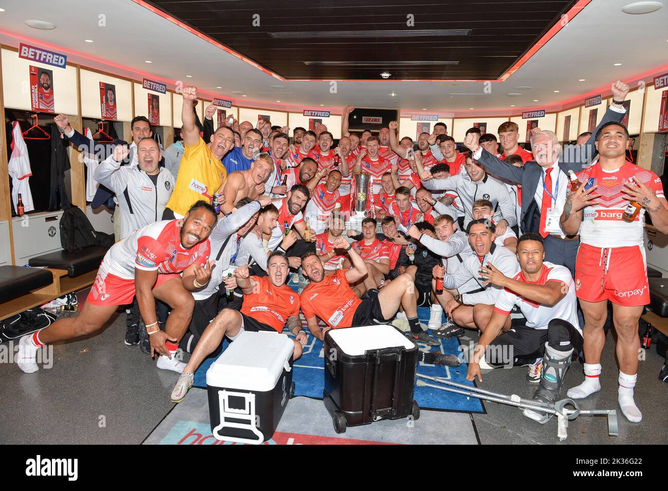 Manchester, England -24th September 2022 - St. Helens players celebrate ...