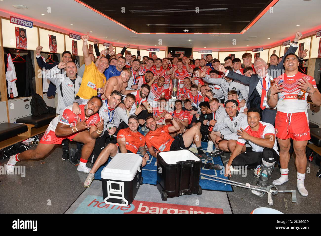 Men's changing room hi-res stock photography and images - Alamy