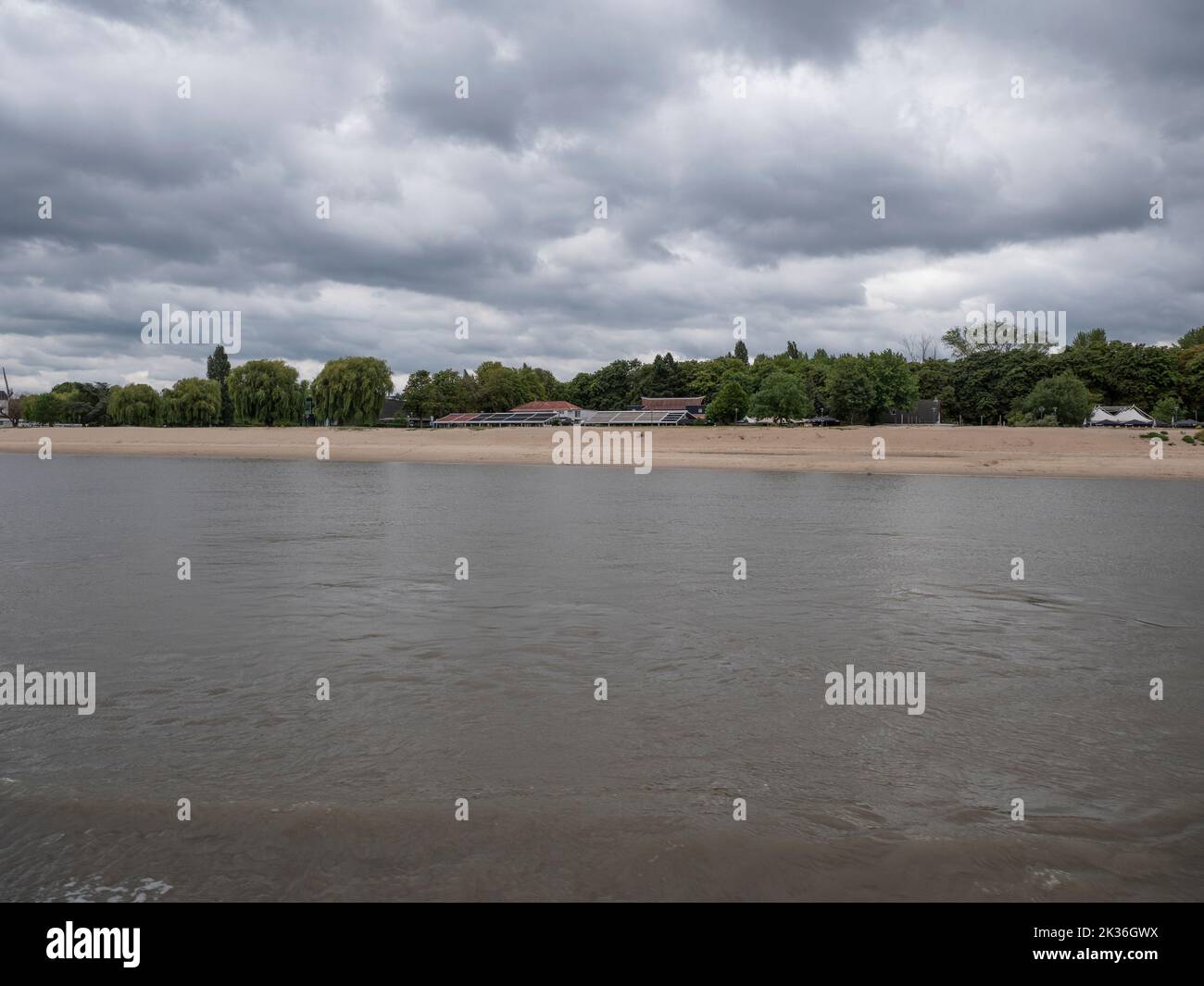 Empty beaches hi-res stock photography and images - Alamy