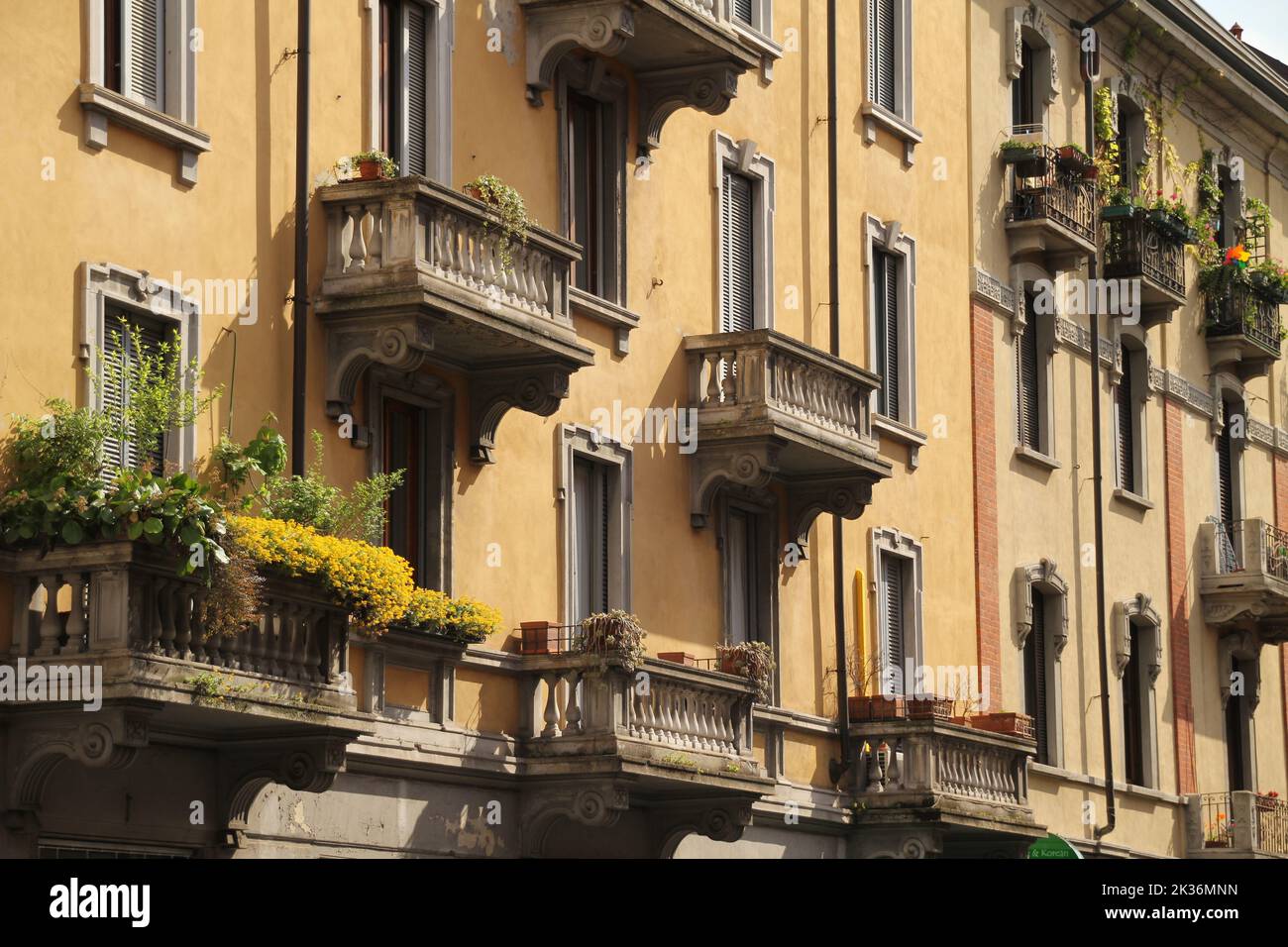 A classic building in Milan, Italy Stock Photo - Alamy