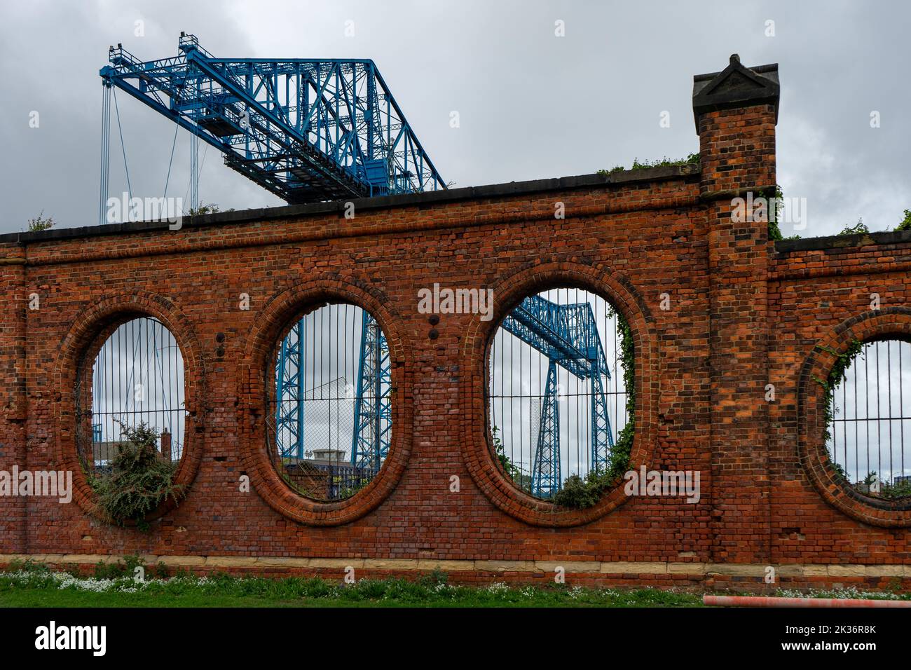 See through brick wall hi-res stock photography and images - Alamy