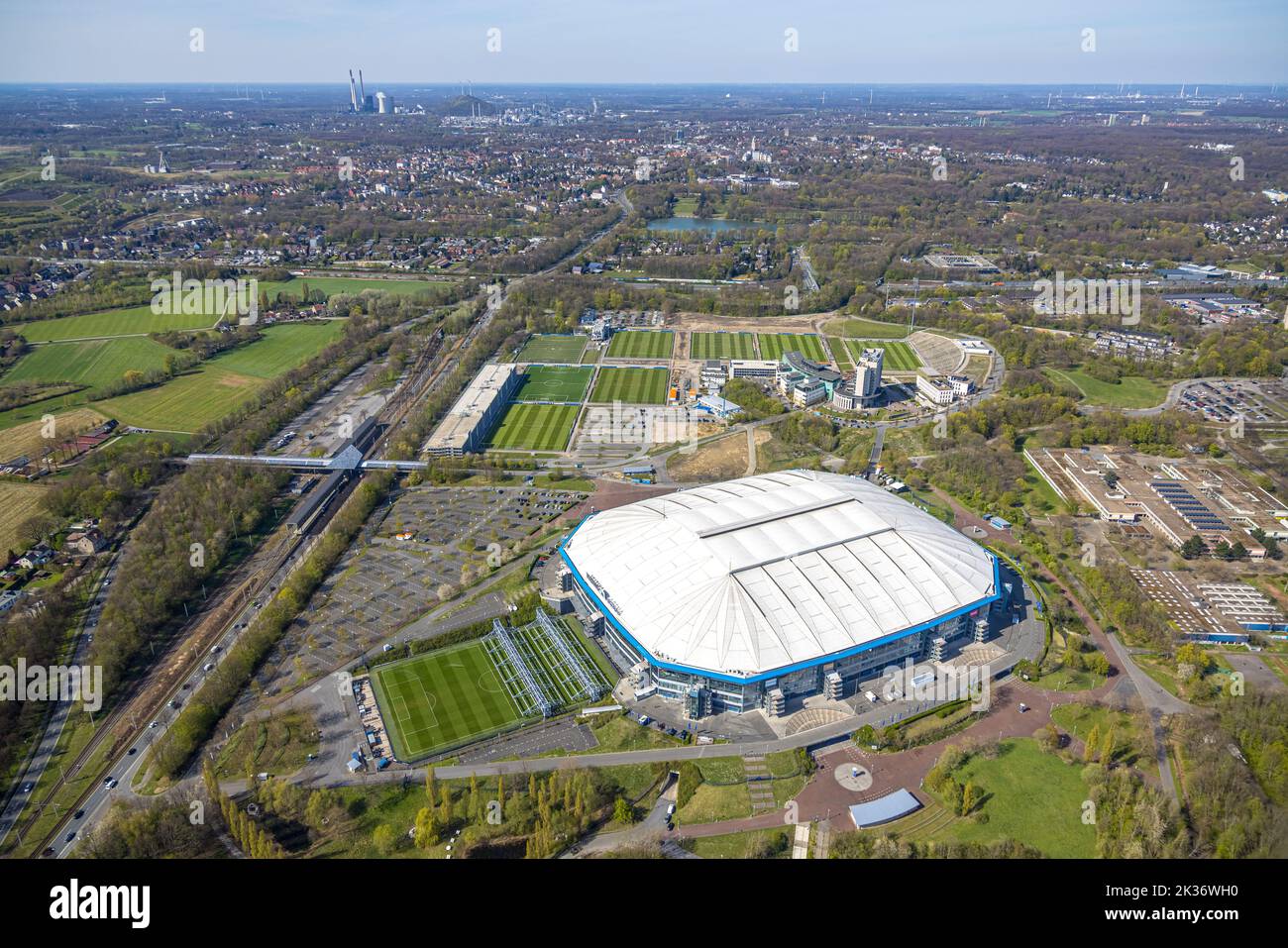 Bundesliga stadium pitch view hi-res stock photography and images - Alamy