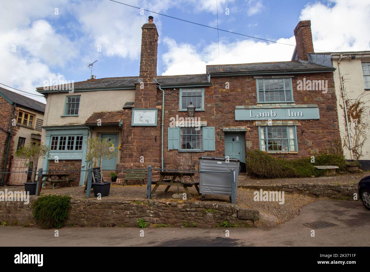 SANDFORD, DEVON, UK - APRIL 6, 2022 The Lamb Inn on The Square Stock ...