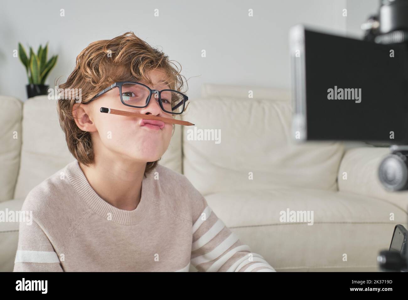 Vlogger funny face hi-res stock photography and images - Alamy