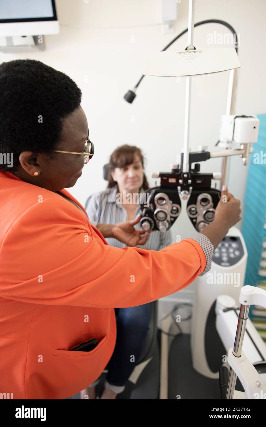 Manual refractor hi-res stock photography and images - Alamy