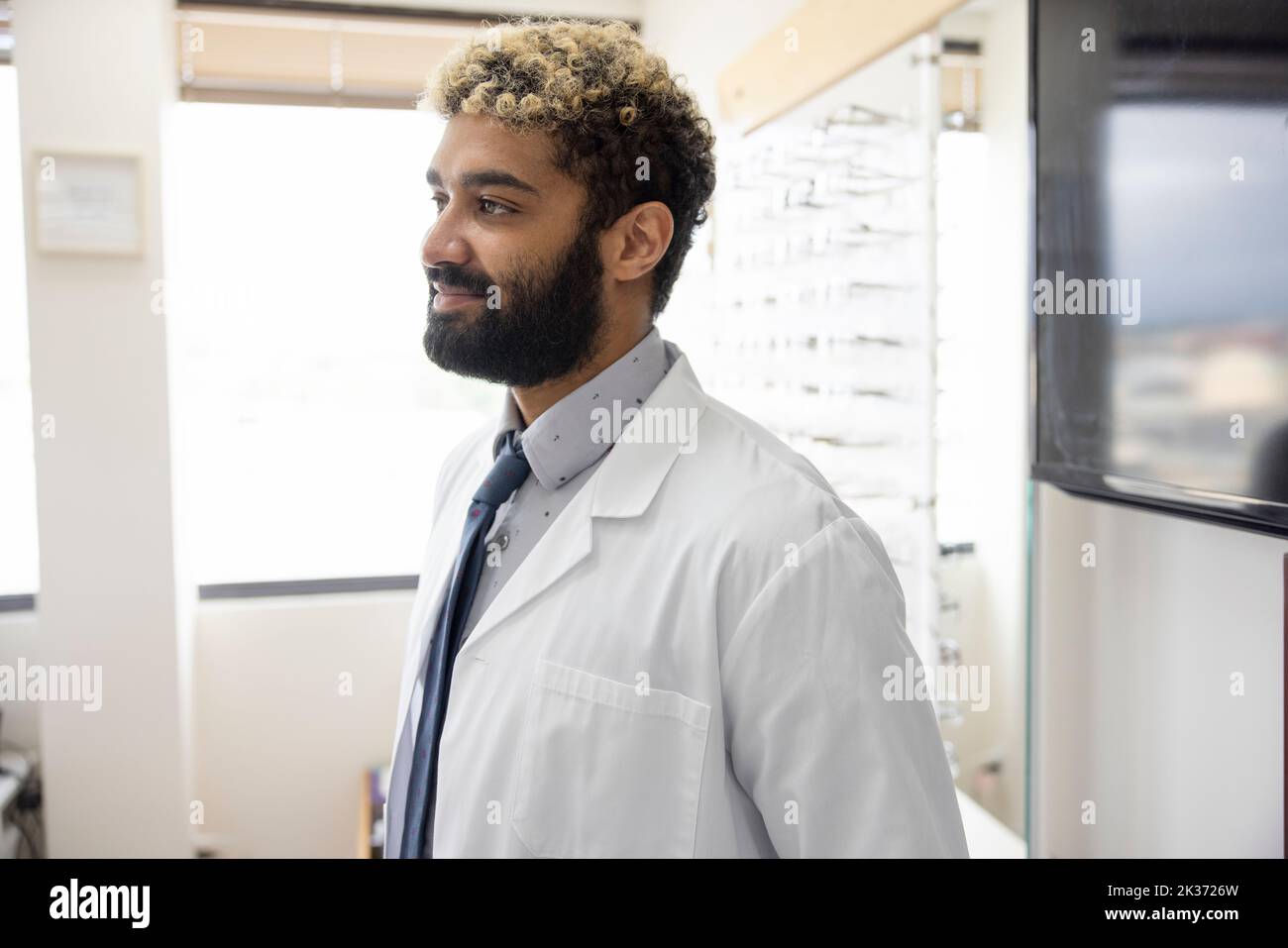 Attire center hi-res stock photography and images - Alamy