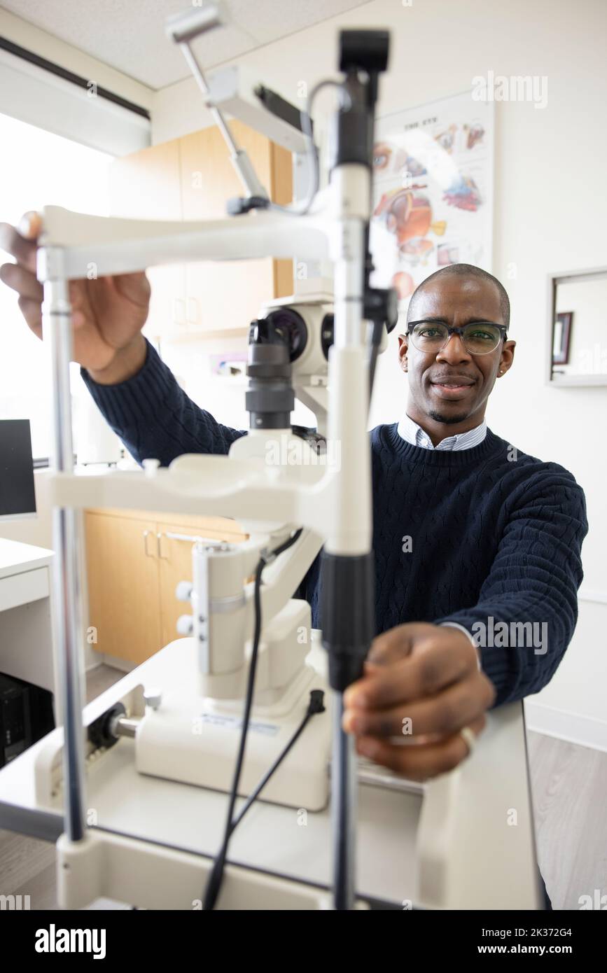 Doctors exam lamp hi-res stock photography and images - Alamy