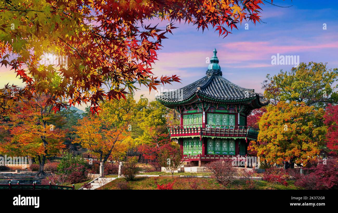 Gyeongbokgung palace seoul sunset hi-res stock photography and images ...