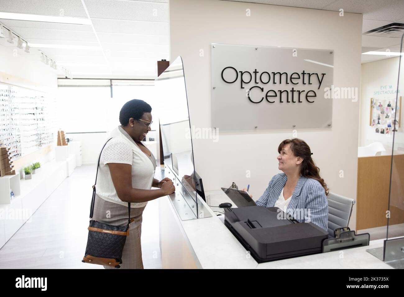 White plexiglass sign hi-res stock photography and images - Alamy