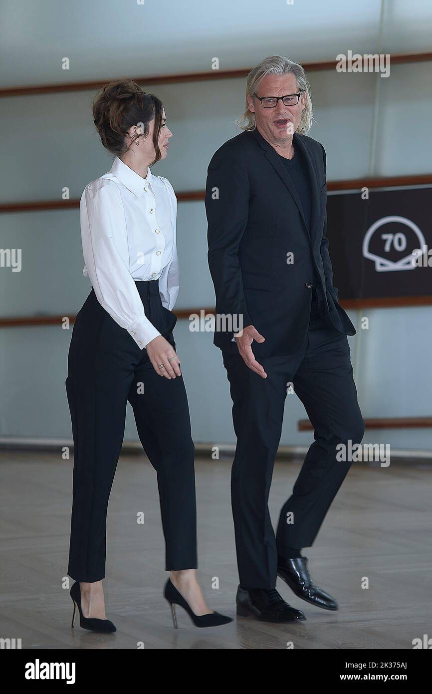 Ana de Armas and Andrew Dominik attend 'Blonde' photocall during the ...