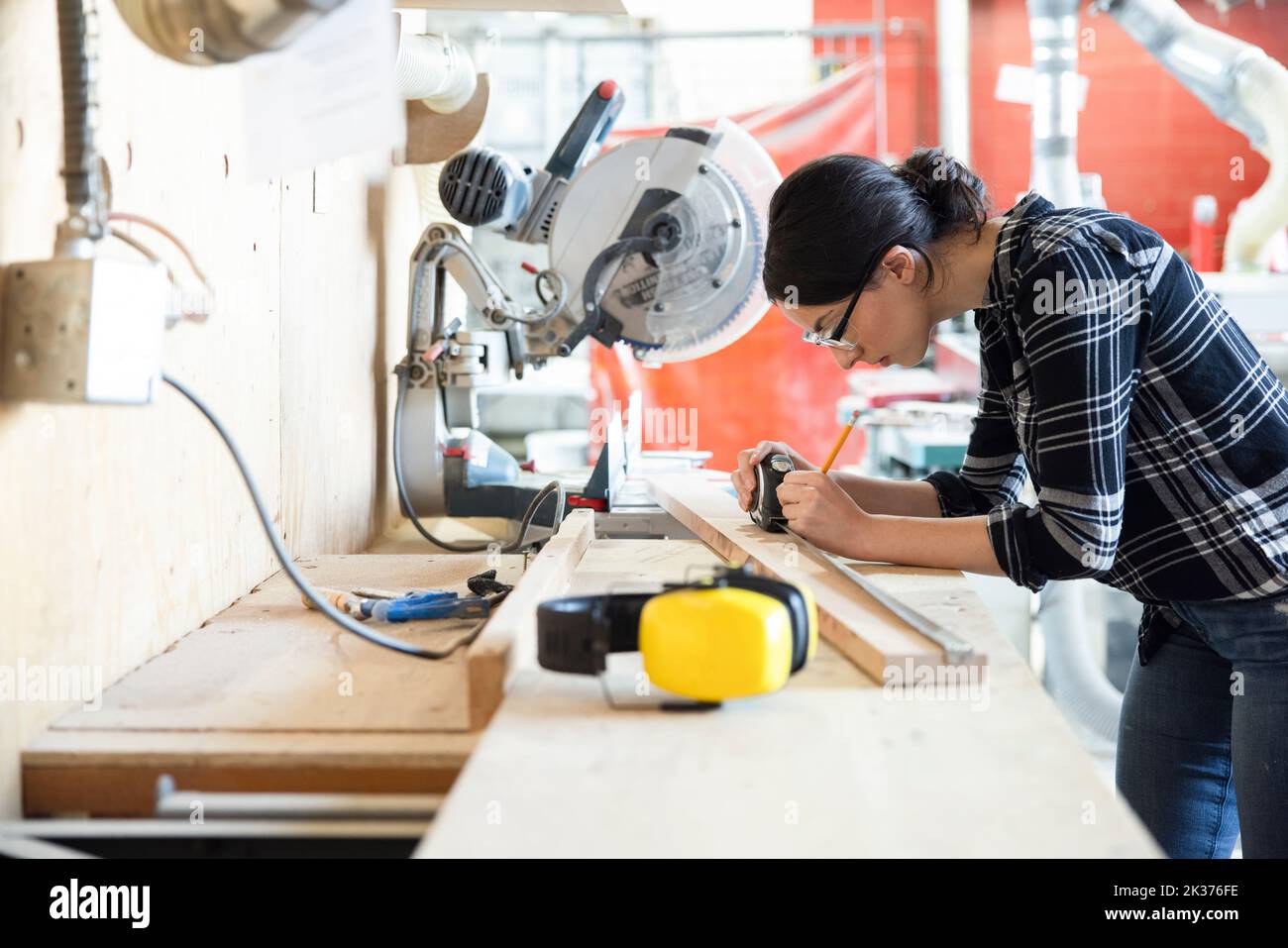 Measuring plank hi-res stock photography and images - Alamy