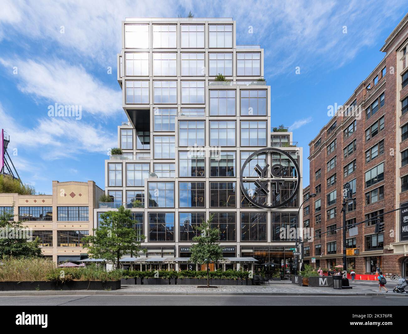 Chelsea new york building hi-res stock photography and images - Alamy