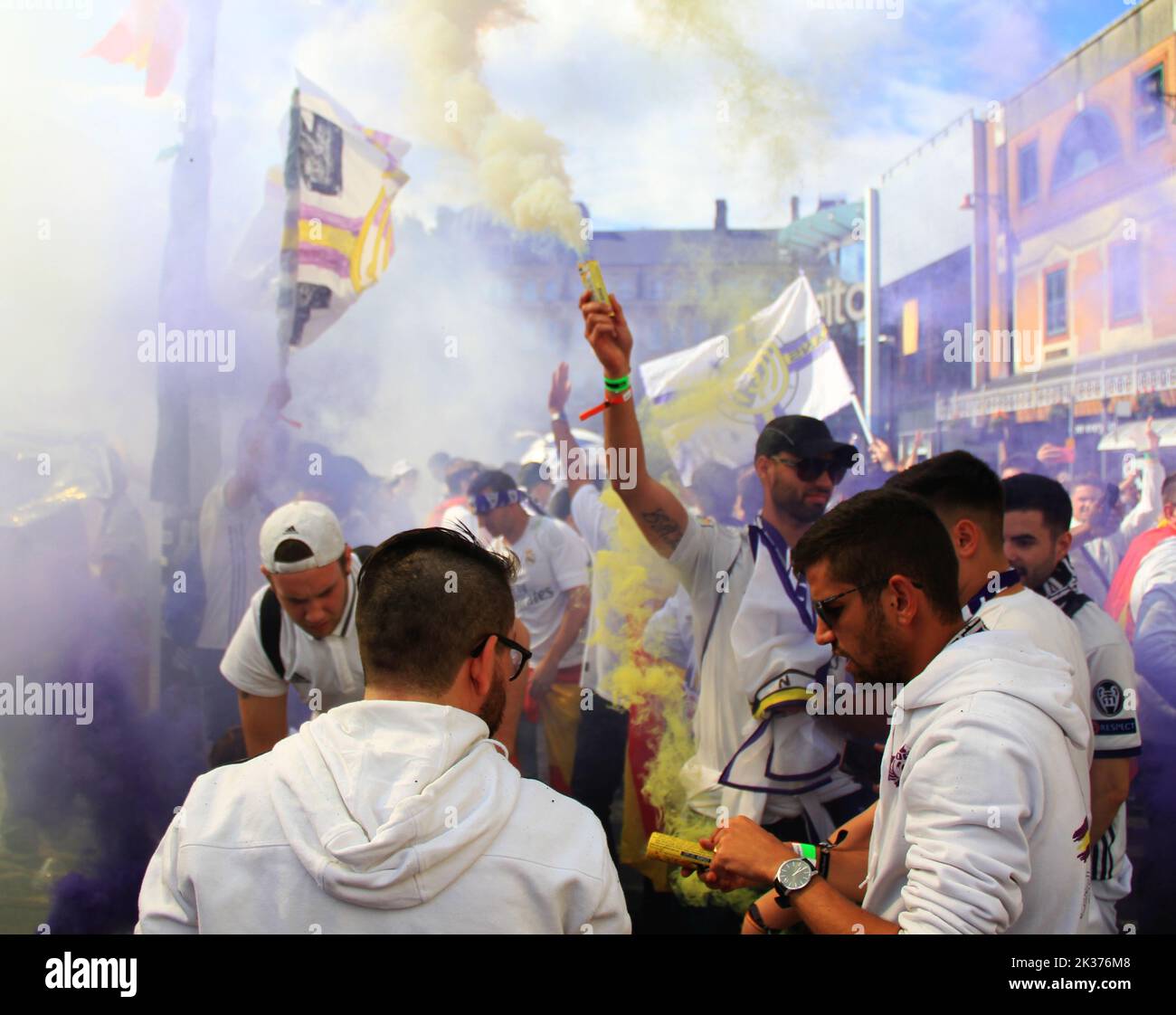 Real Madrid Fans party in Cardiff before the 2017 UEFA Champions League ...