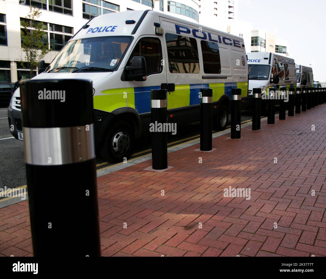 Waiting police vehicle hi-res stock photography and images - Alamy