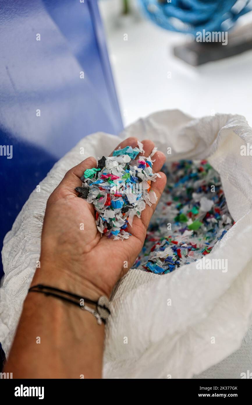 Plastic particles obtained after washing and grinding to be recycled ...