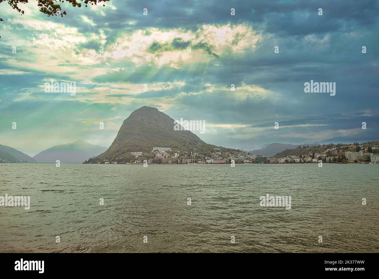 Baum sonne wasser hi-res stock photography and images - Alamy