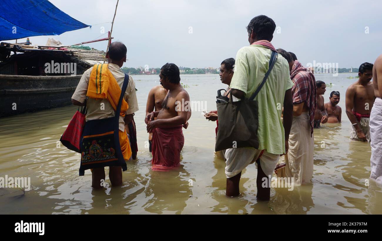 Hindu devotees are performing Tarpan on the very last day of Prityi ...