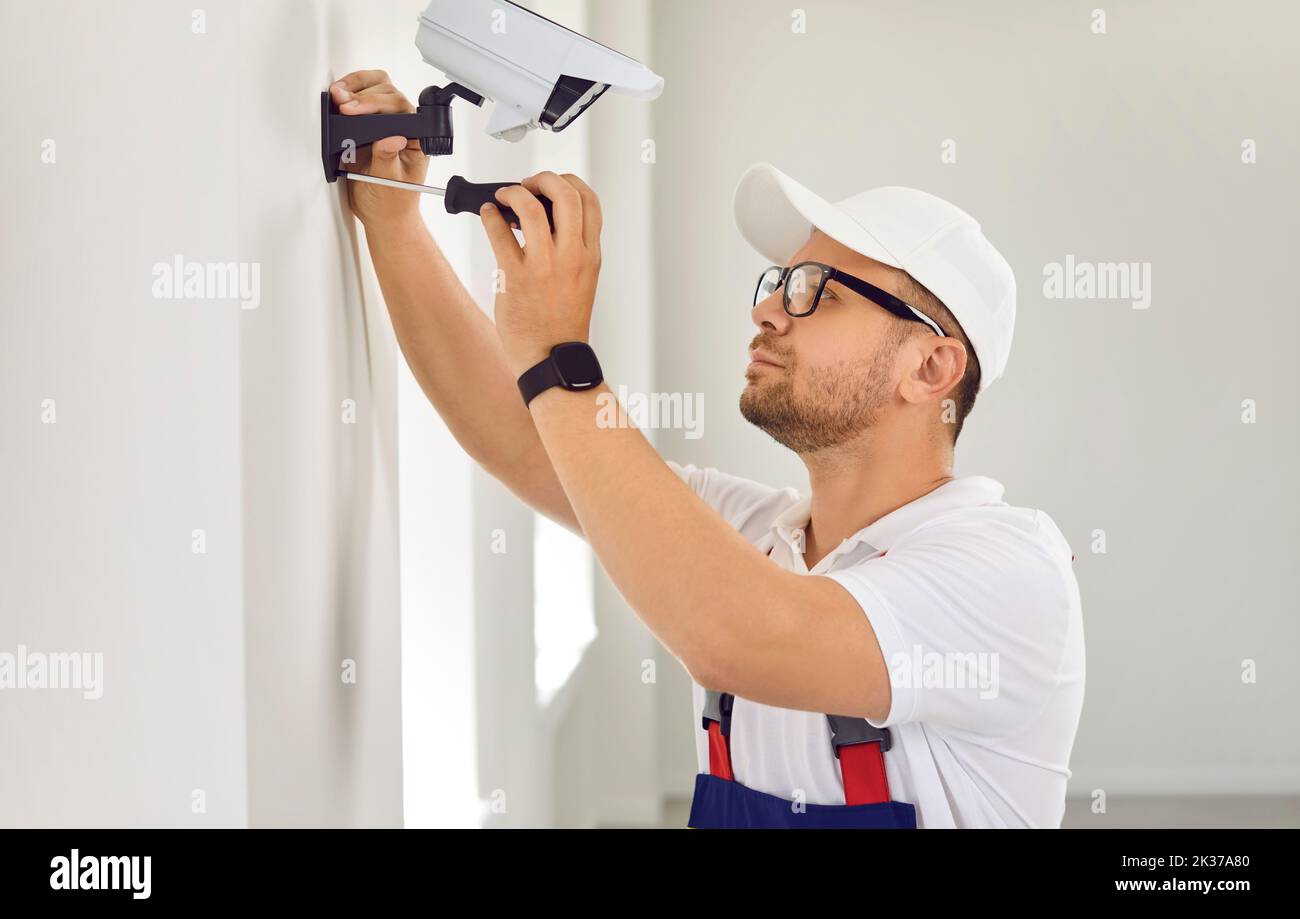 Cctv camera house hi-res stock photography and images - Alamy