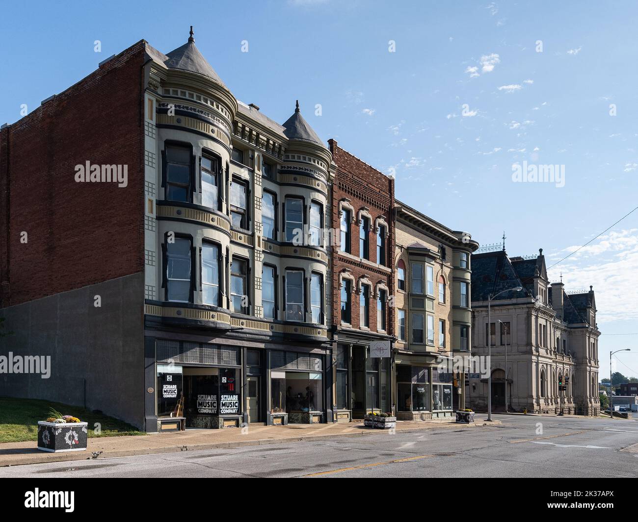 Quincy illinois downtown hi-res stock photography and images - Alamy