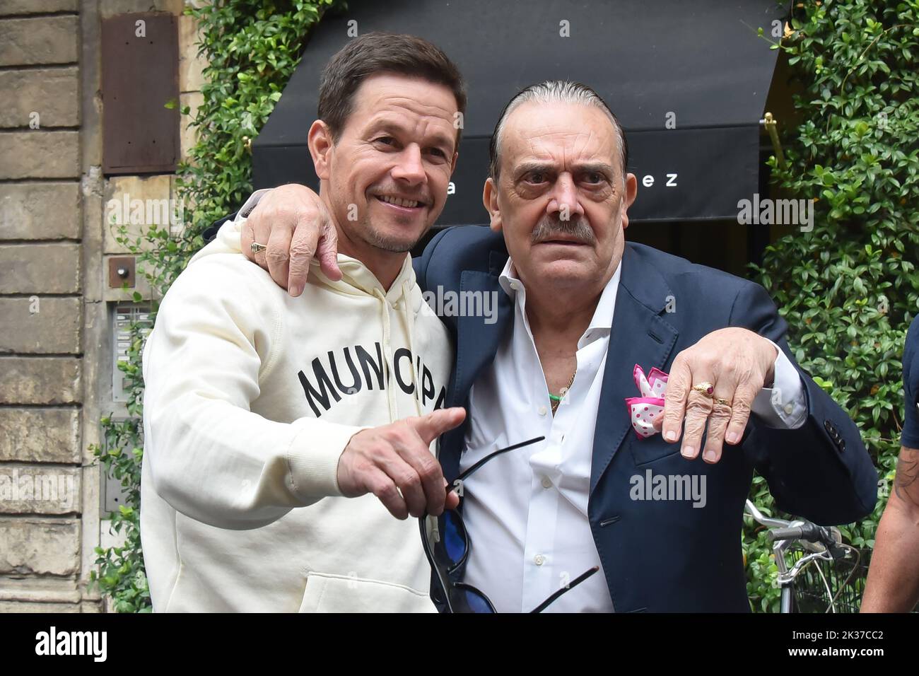 Mark Wahlberg , Rino Barillari (photographer) Sighting Mark Wahlberg ...