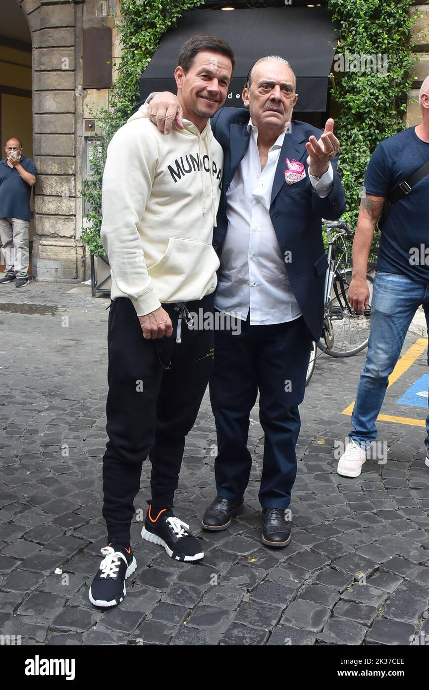 Mark Wahlberg , Rino Barillari (photographer) Sighting Mark Wahlberg ...