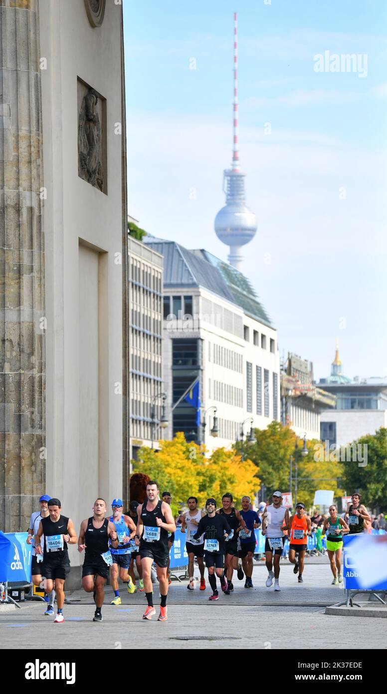 Berlin, Germany. 25th Sep, 2022. Runners compete during the Berlin ...