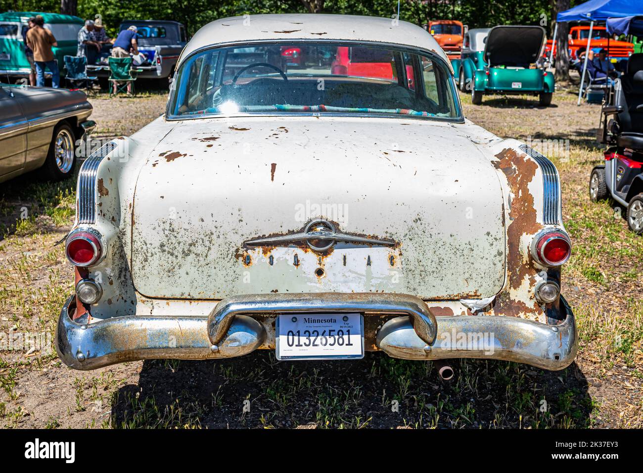 Old rusty pontiac hi-res stock photography and images - Alamy