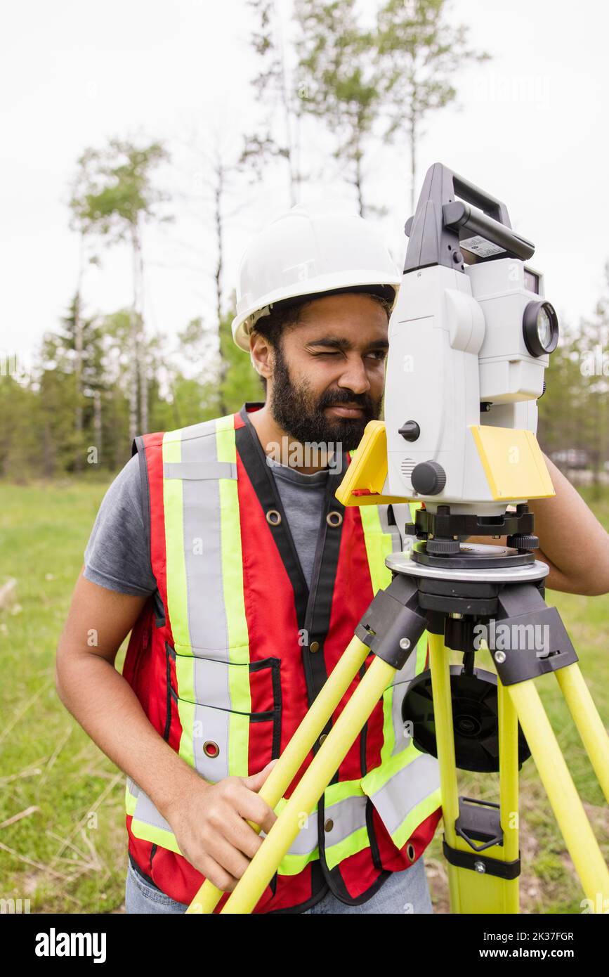 Surveyor equipment construction hi-res stock photography and images - Alamy