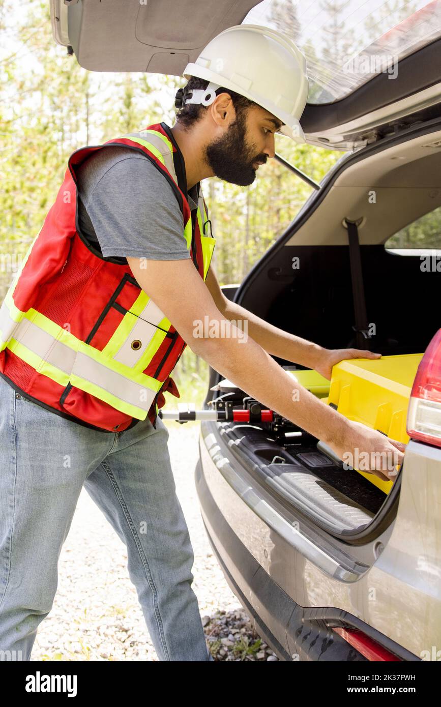 Car survey hi-res stock photography and images - Alamy