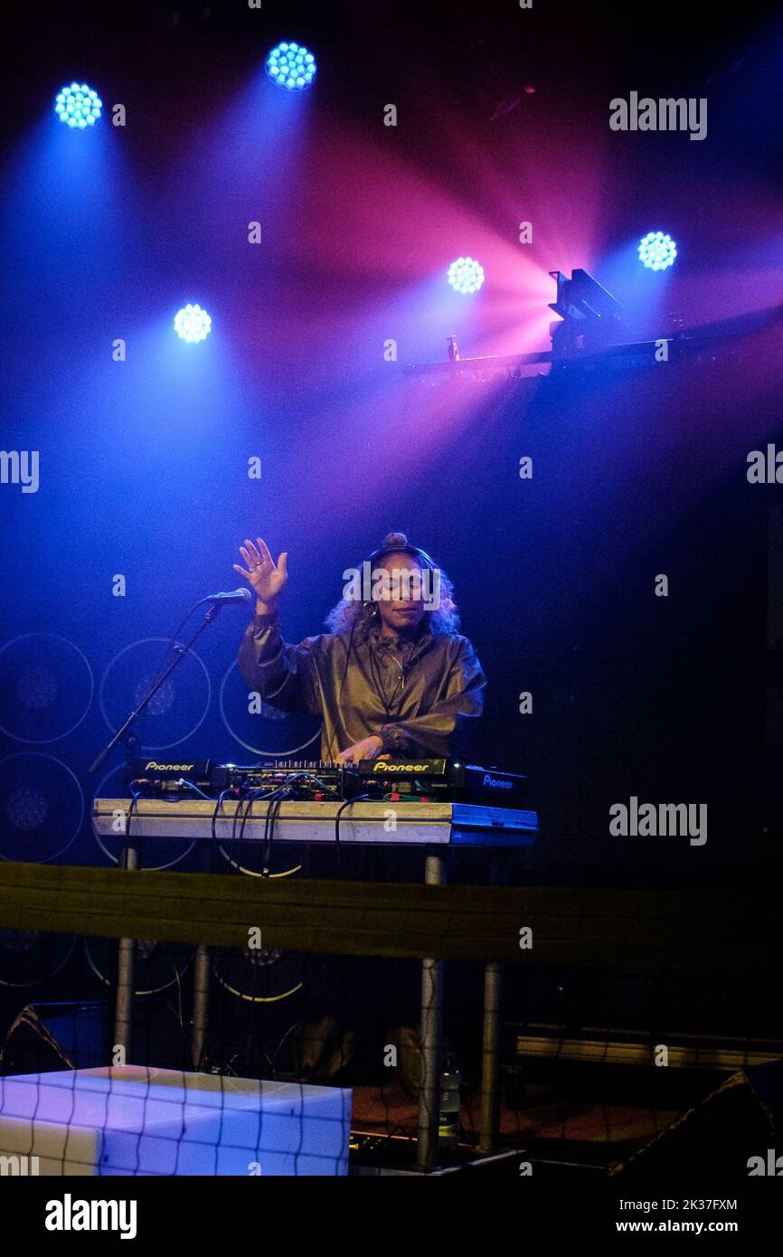 Alex mills hi-res stock photography and images - Alamy