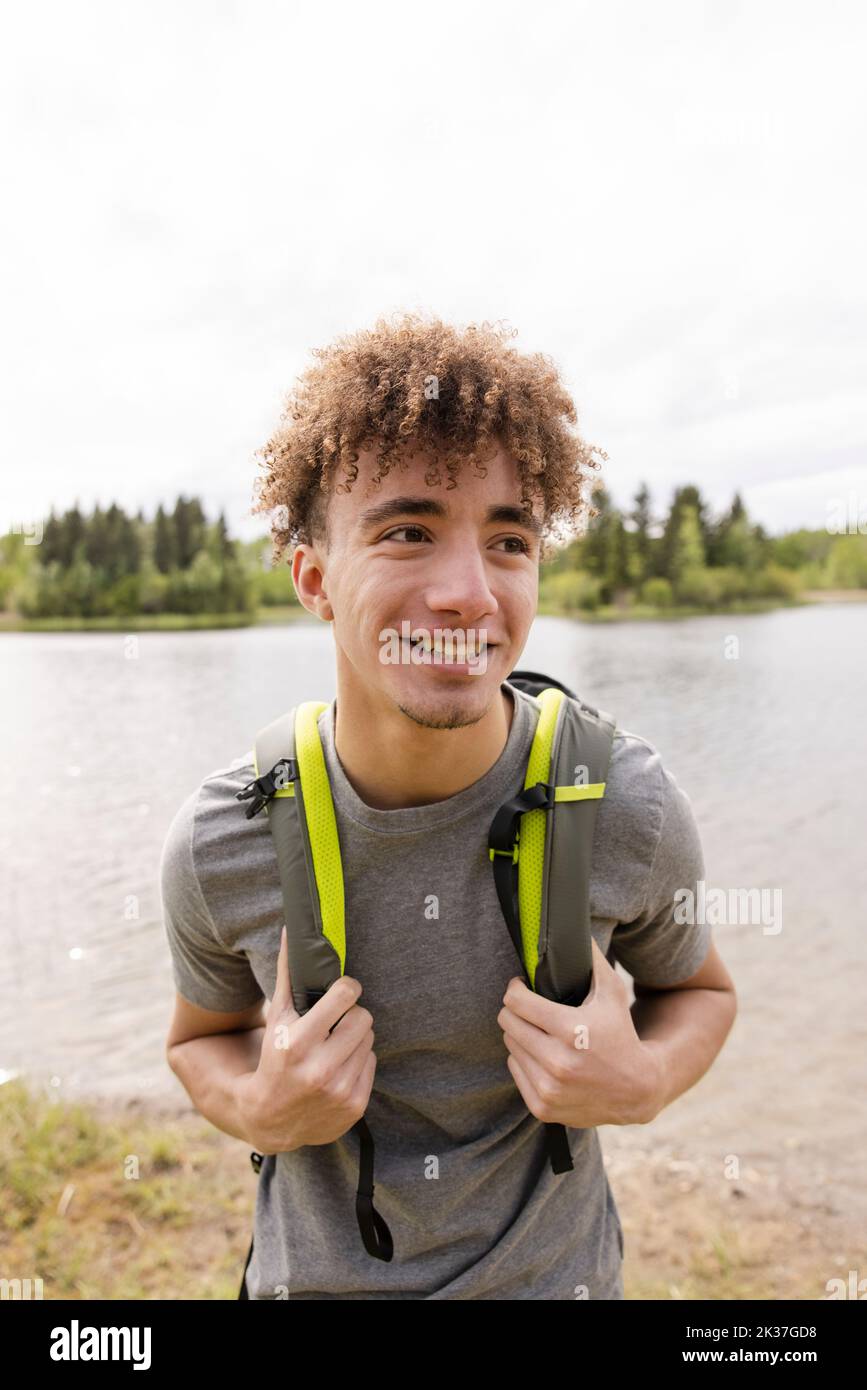 Boy on the shore hi-res stock photography and images - Alamy