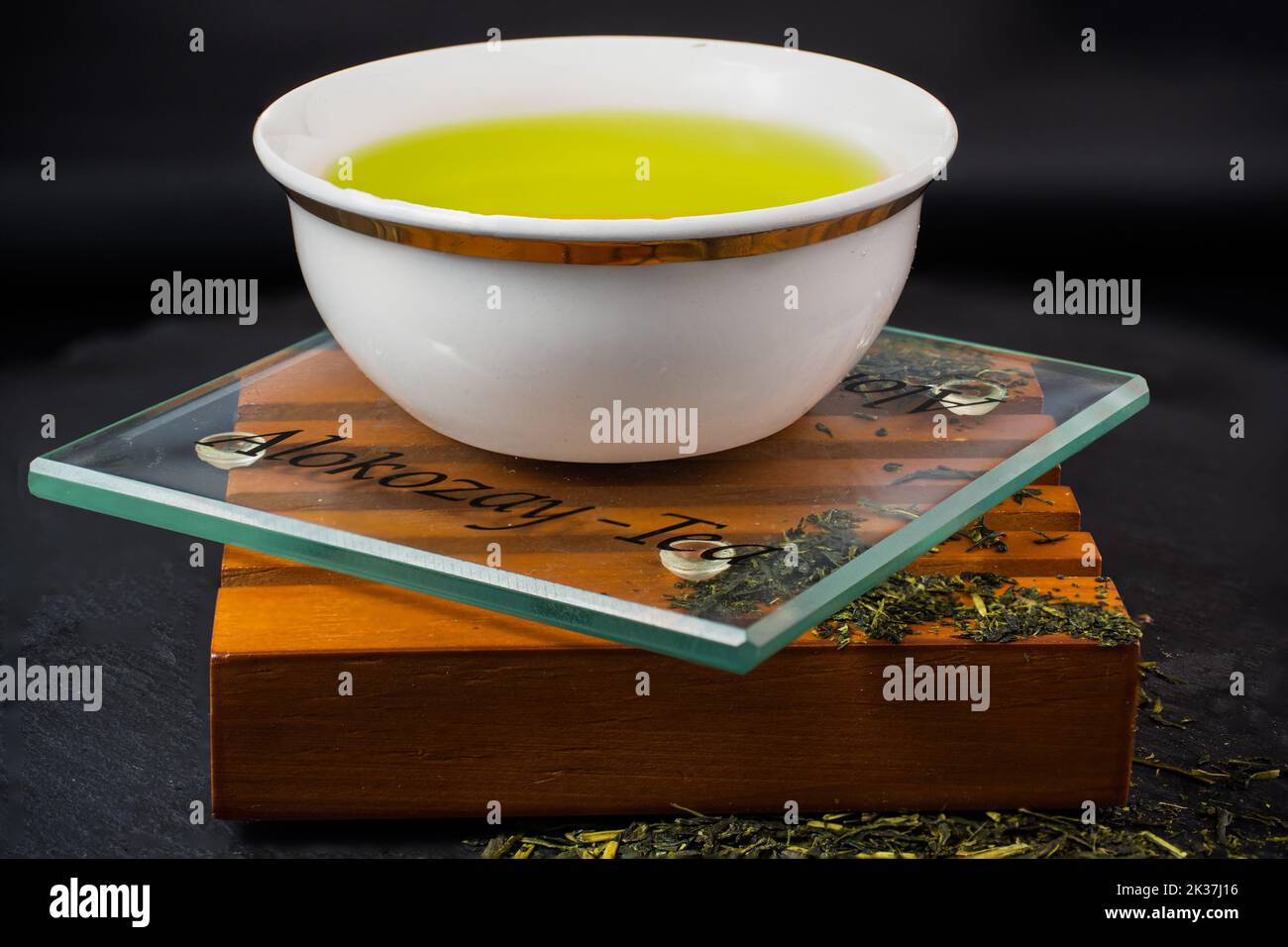 Chawan on a wooden stand Stock Photo - Alamy