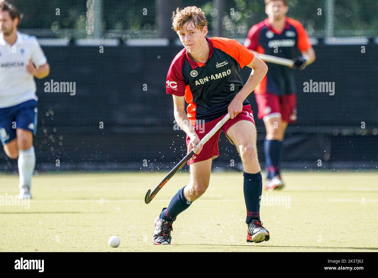 TILBURG, NETHERLANDS - SEPTEMBER 25: Quinten Teiwes of Almeerse H1 ...