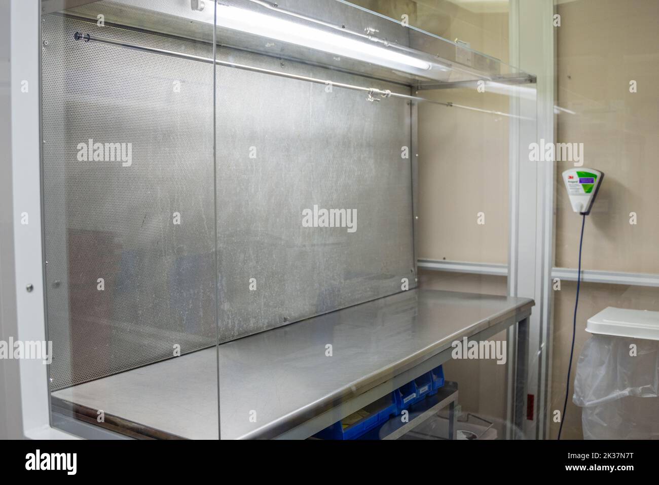 clean room at pharmacy Stock Photo - Alamy