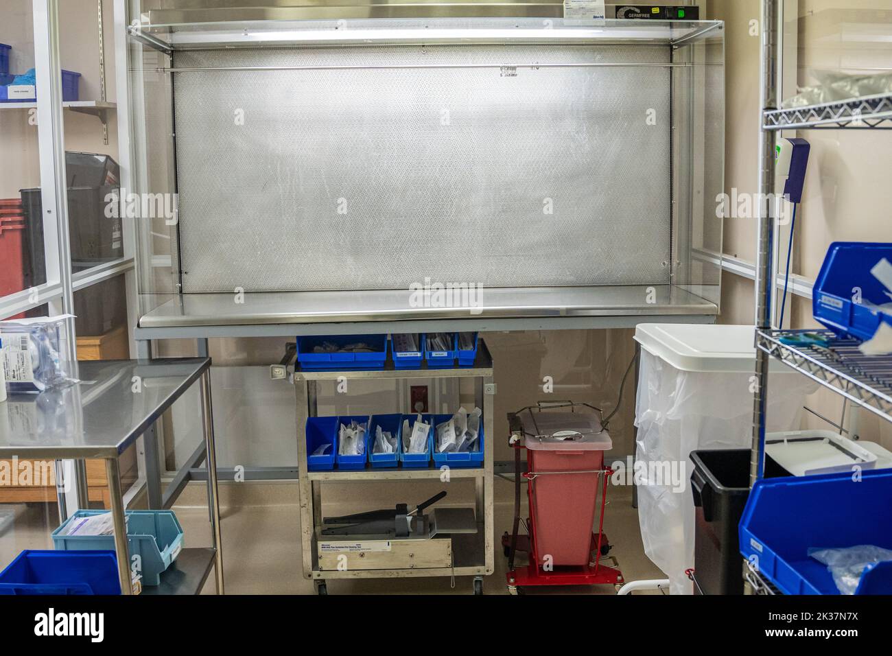 clean room at pharmacy Stock Photo - Alamy