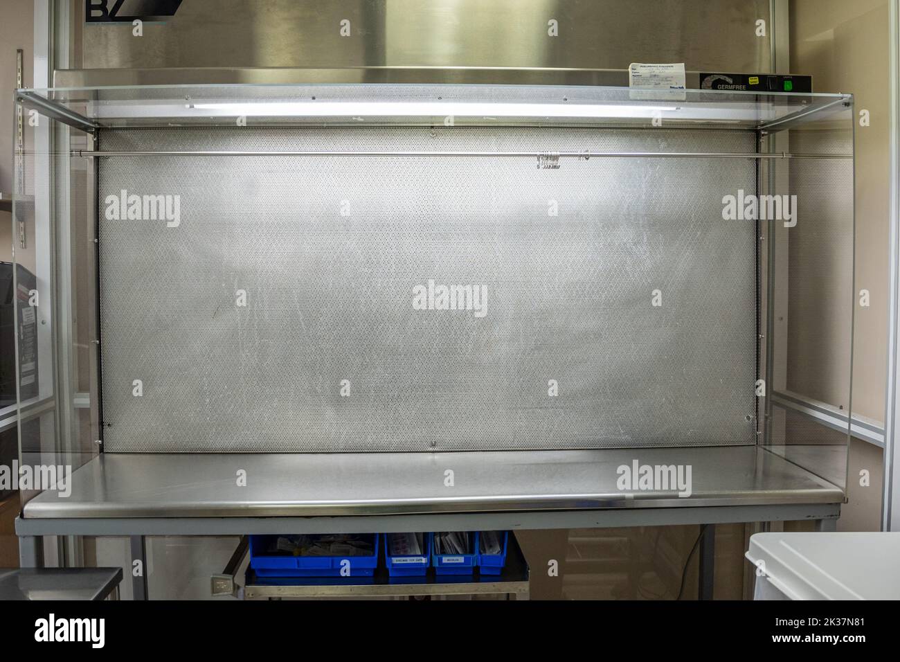 clean room at pharmacy Stock Photo - Alamy