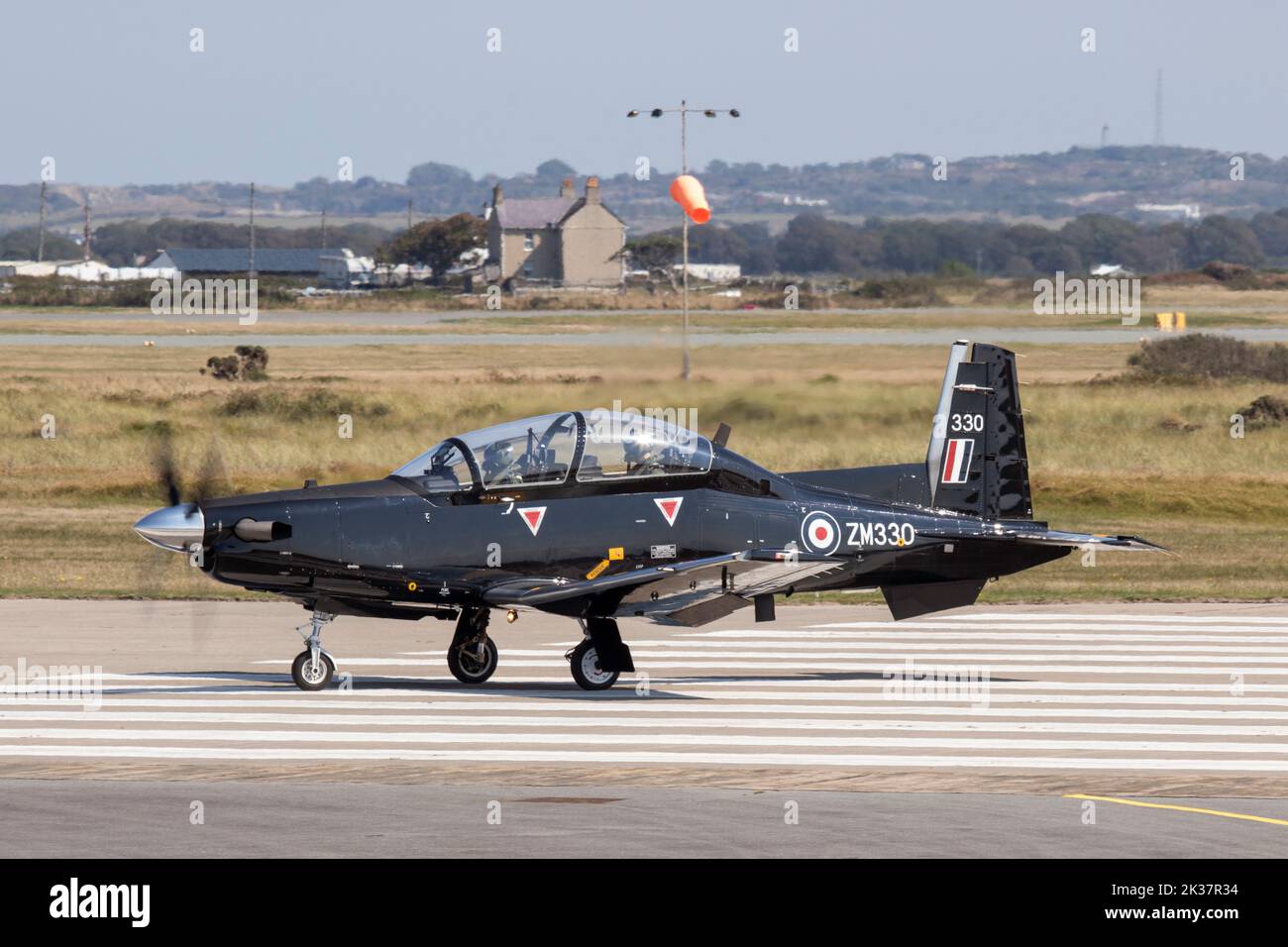 ZM330 Beechcraft T-6C Texan II Royal Air Force RAF Valley 01/09/2022 Stock Photo - Alamy