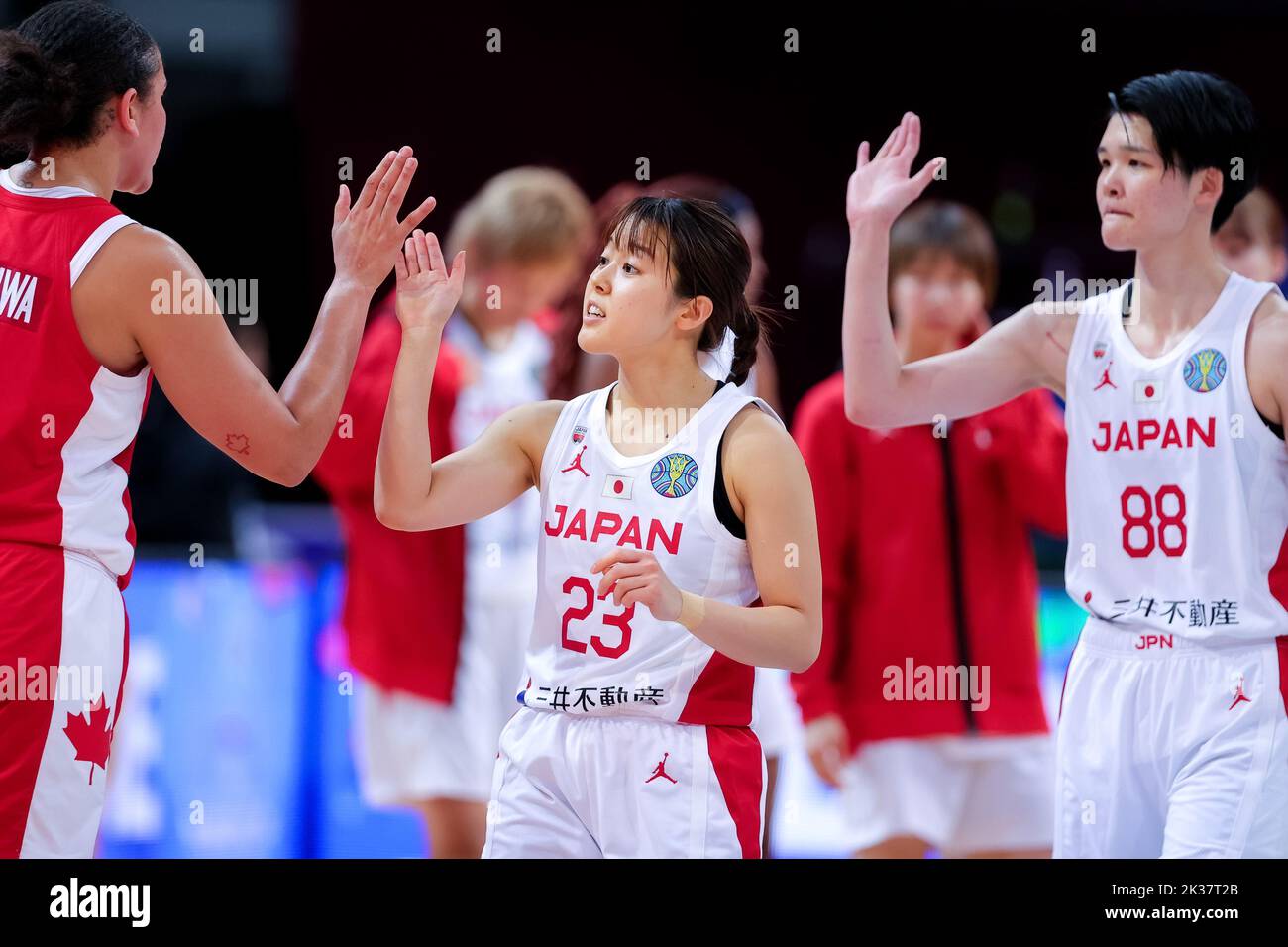 Sydney, Australia, 25 September, 2022. Mai Yamamoto of Japan high fives ...